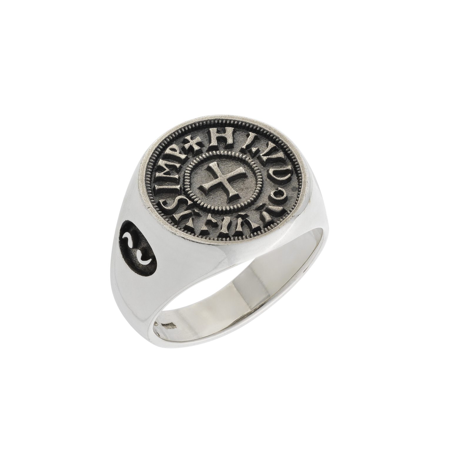 High polish sterling silver and oxidized silver 'Sovereign" ring ...